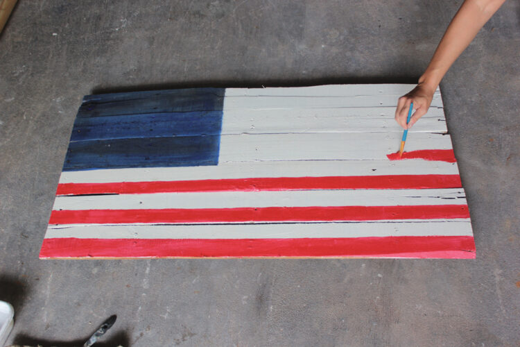 Make Your Own Flag From Pallets – Mother Earth News